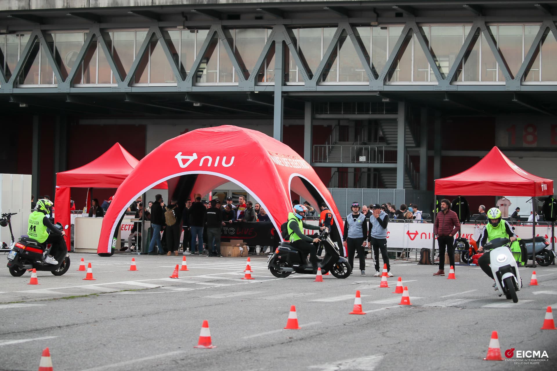 EICMA 2022 - e-mobility piazzale esterno - EICMA