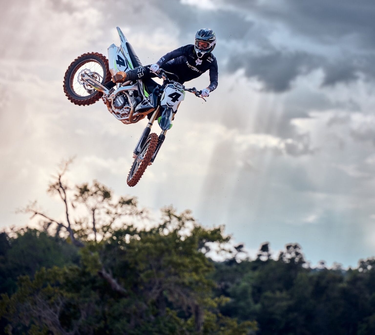 Triumph presents new 450cc motocross with Ricky Carmichael - EICMA