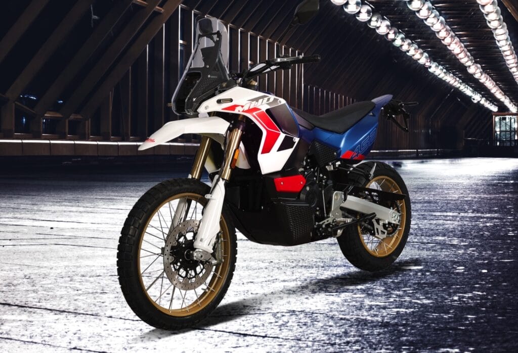 Mondial Mud 452, with adventure in mind - EICMA