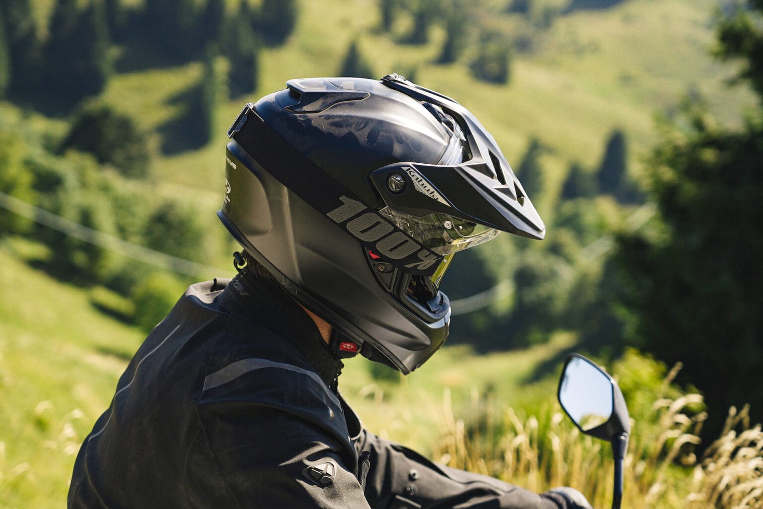 Geosys, the first off-road helmet from Kabuto - EICMA